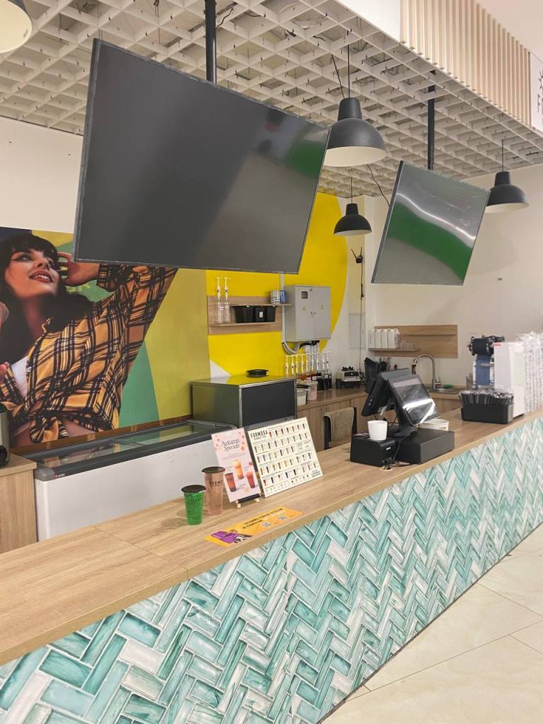 Основатели первой сети заведений с Bubble Tea продают бизнес в Беларуси. Сколько просят за ...