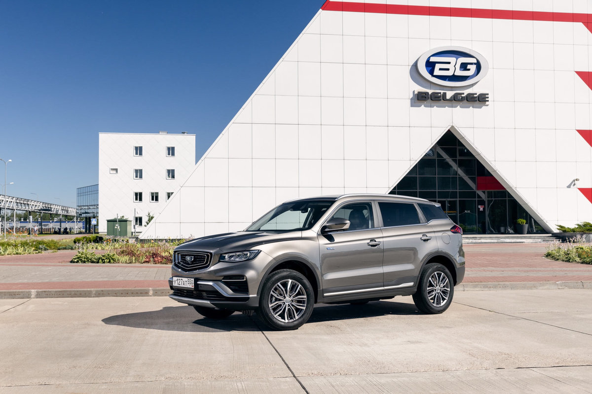 Россиянам пообещали «автомобильный бренд из сердца Европы». Возможно, это будет Geely из Беларуси